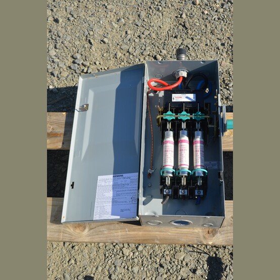 Siemens 100 Amp Fusible Disconnect