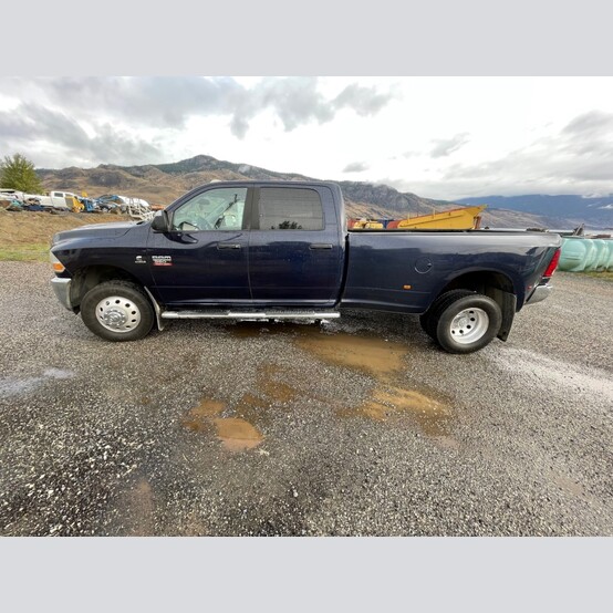 2012 Dodge Ram 3500 Dually HD 4 x4 Auto