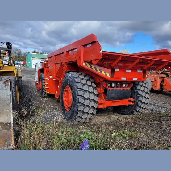 Camión de Carga Subterraneo Sandvik Toro 40D