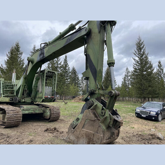 Caterpillar 235 Excavator