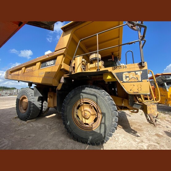 2001 CAT 769D Haul Truck