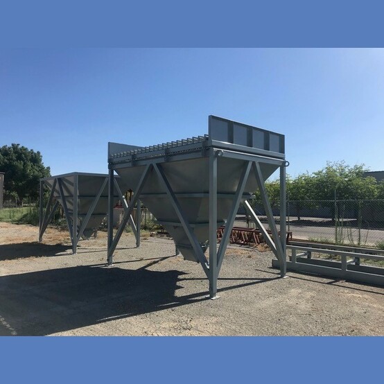 2019 Rock Systems 103-8 Hopper with Tipping Grizzly