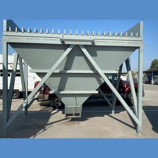 2019 Rock Systems 103-8 Hopper with Tipping Grizzly