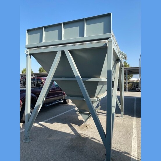2019 Rock Systems 103-8 Hopper with Tipping Grizzly