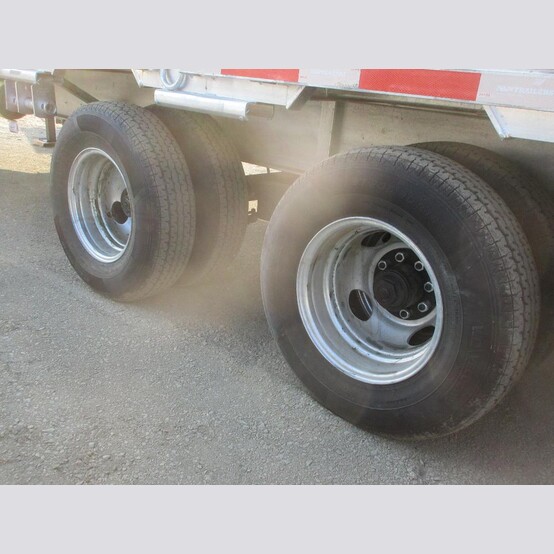 25ft Galvanized Tandem-Axle Dually Trailer