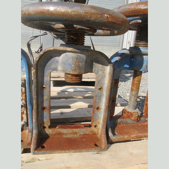 Pothier Lab Core Splitters