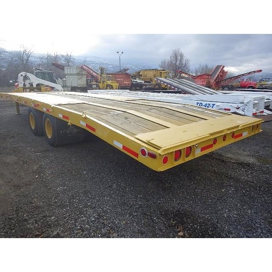 Used 30 ft. Equipment Trailer For Sale | Fruehauf Trailer Supplier ...