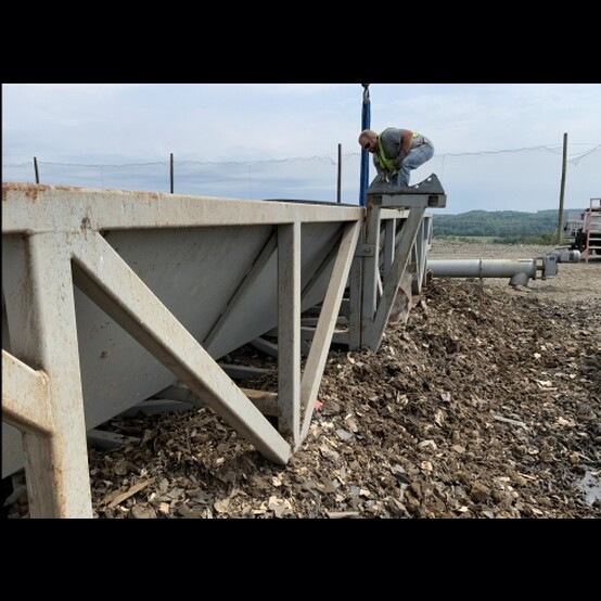 45yd³ Twin Screw Live Bottom Bin