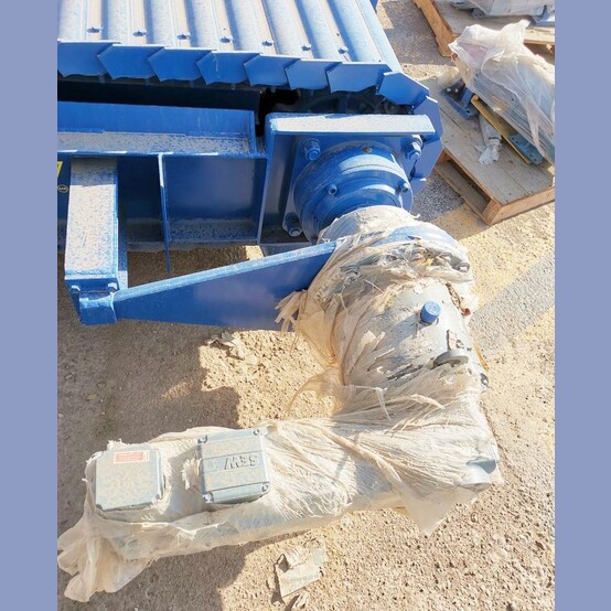 Petimex 30in x 10ft Apron Feeder