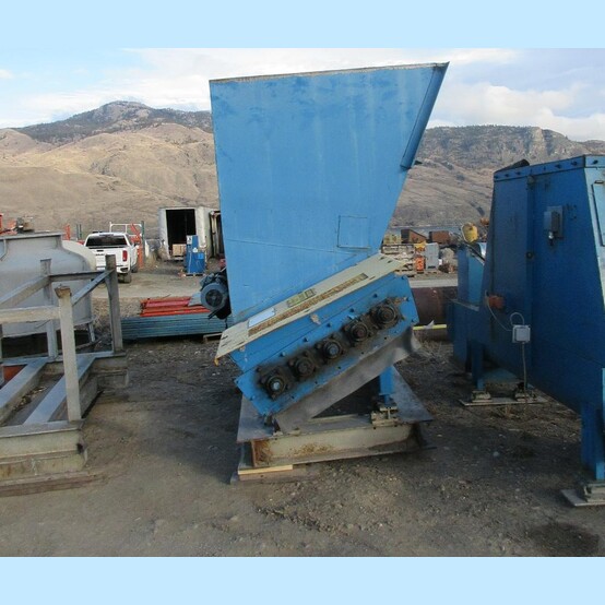 Hopper/Auger Feed System