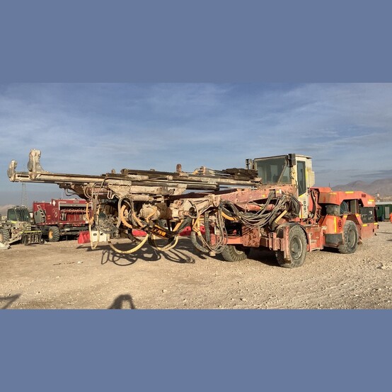 Perforadora Jumbo Sandvik DT820-C del 2012