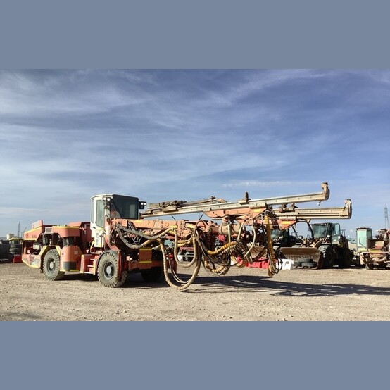 Perforadora Jumbo Sandvik DT820-C del 2011