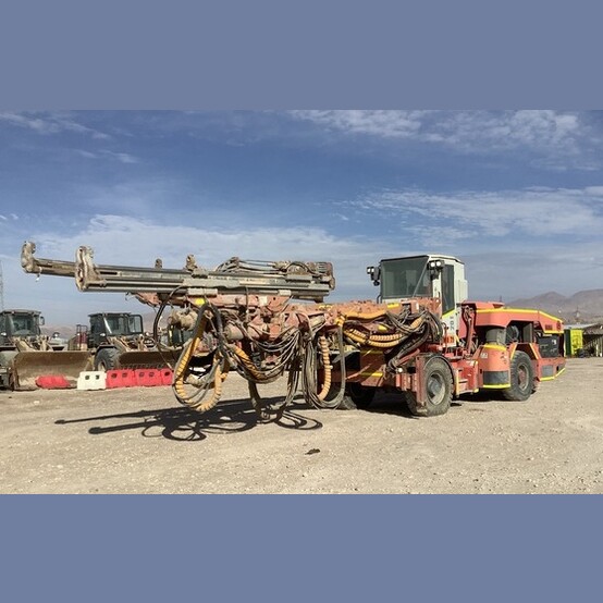 Perforadora Jumbo Sandvik DT820-C del 2011