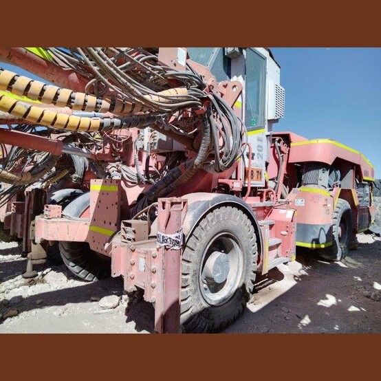 Perforadora Jumbo Sandvik DT820-C del 2011