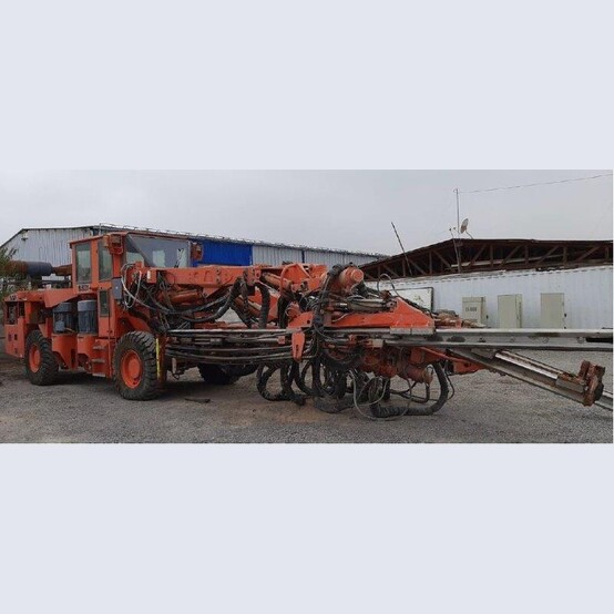 Perforadora Jumbo Tamrock Axera T08 4x4 del 2003