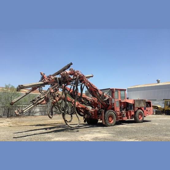 Perforadora Jumbo Tamrock Axera T08 4x4 del 2003