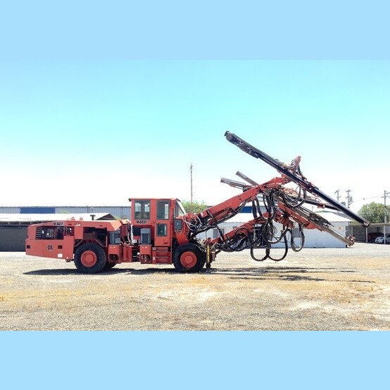 Perforadora Jumbo Tamrock Axera T08 4x4 del 2003