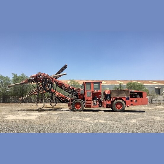 Perforadora Jumbo Tamrock Axera T08 4x4 del 2003