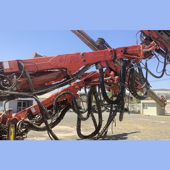 Perforadora Jumbo Tamrock Axera T08 4x4 del 2003