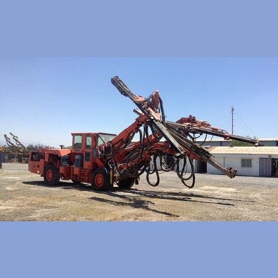 Perforadora Jumbo Tamrock Axera T08 4x4 del 2003