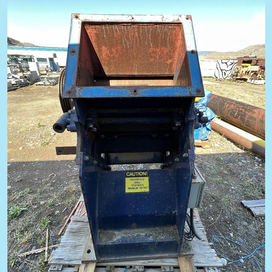 Bruks 602 CS Wood Chipper