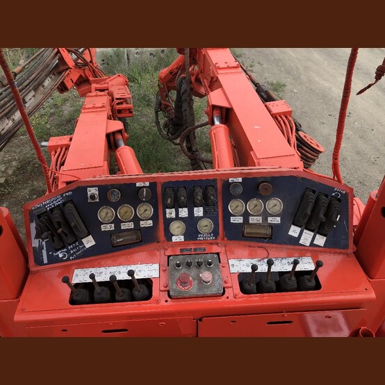 Perforadora Jumbo Tamrock Axera D06 de 2 Brazos