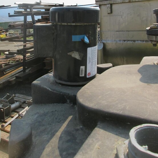 210 Gallon Plastic Mixing Tank