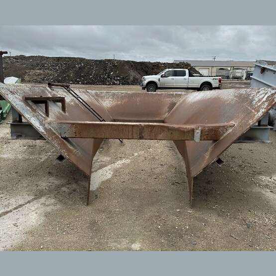 6ft x 12ft Vibrating Pan Feeder