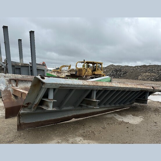 6ft x 12ft Vibrating Pan Feeder