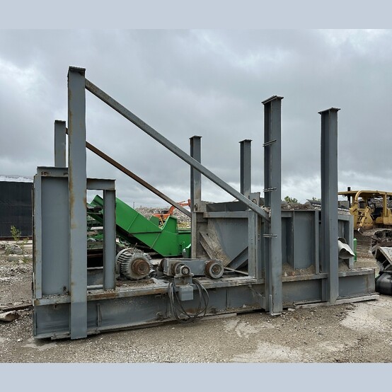 6ft x 12ft Vibrating Pan Feeder