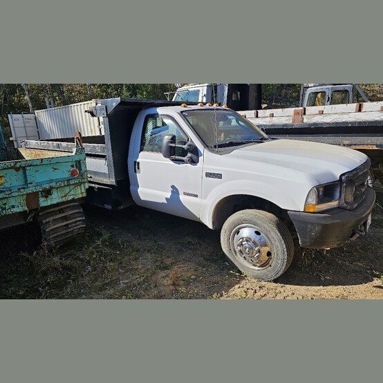 2004 Ford Super Duty F-550 XL Dump Truck