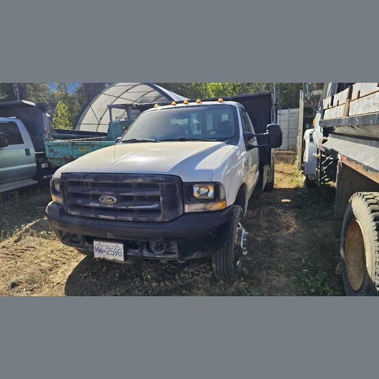 2004 Ford Super Duty F-550 XL Dump Truck