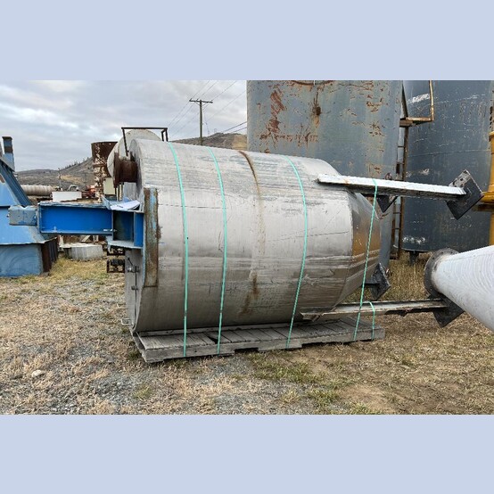 4,600 Liter Stainless Mixing Tank