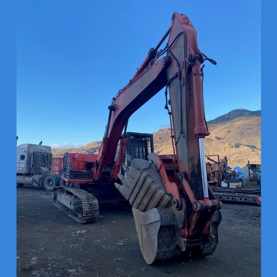 1995 Hitachi EX-220 Excavator