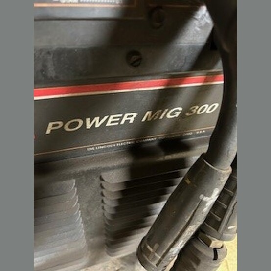 Lincoln Power MIG 300 Welder