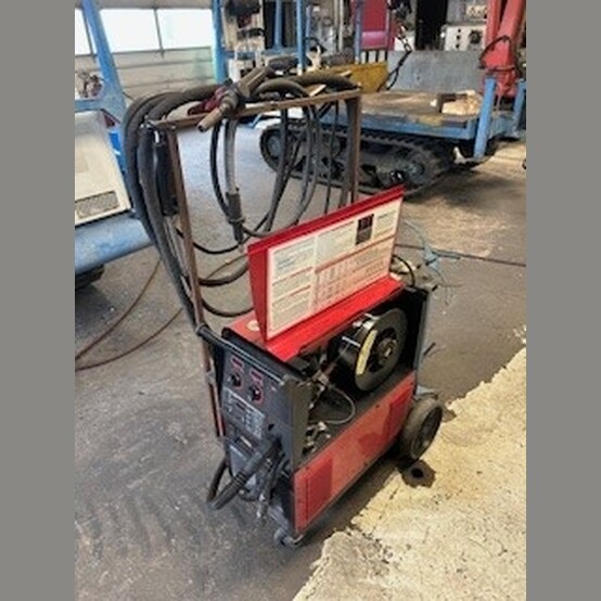 Lincoln Power MIG 300 Welder