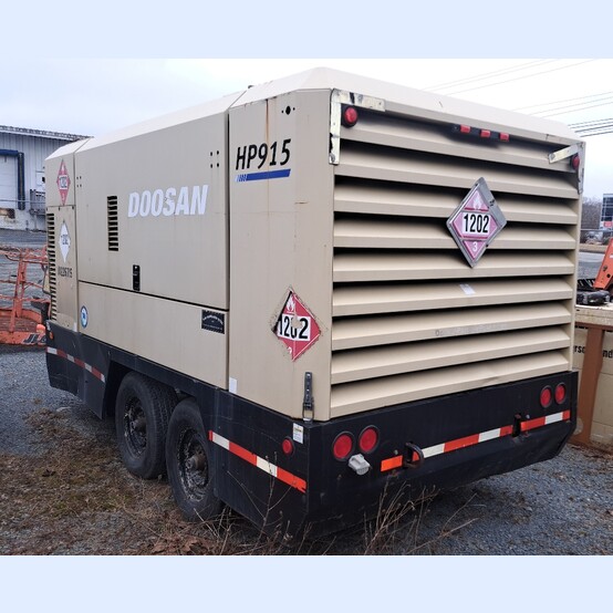 Doosan 915 CFM Portable Air Compressor
