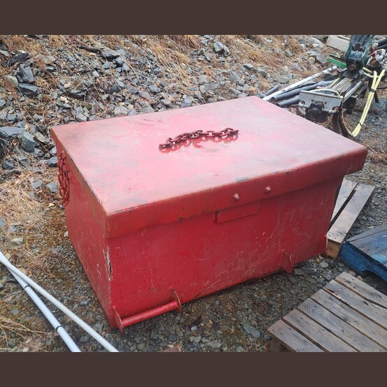 46in x 28in x 25in Day Box