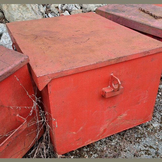 48in x 36in x 29in Day Box