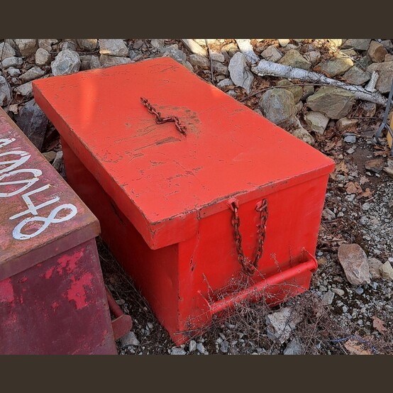 48in x 24in x 25in Day Box