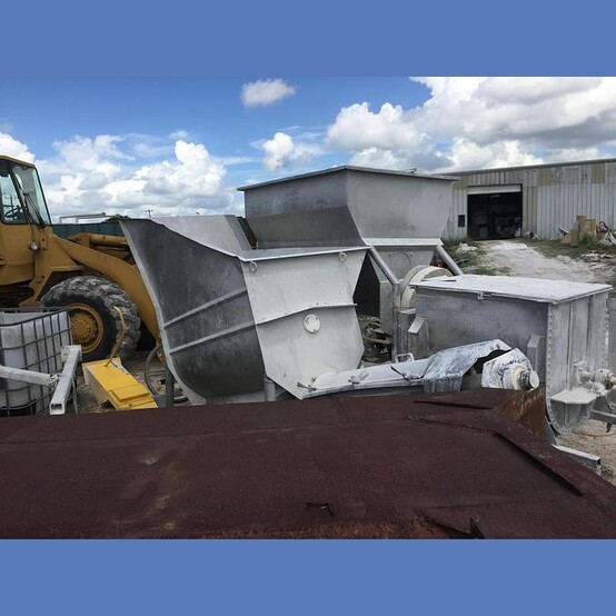 100ft³ Stainless Steel Hopper with Auger Discharge