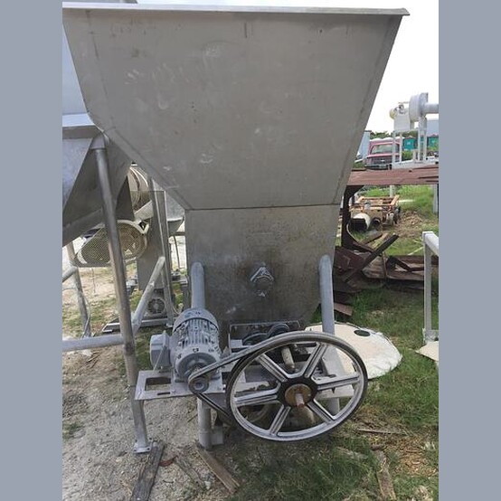 100ft³ Stainless Steel Hopper with Auger Discharge