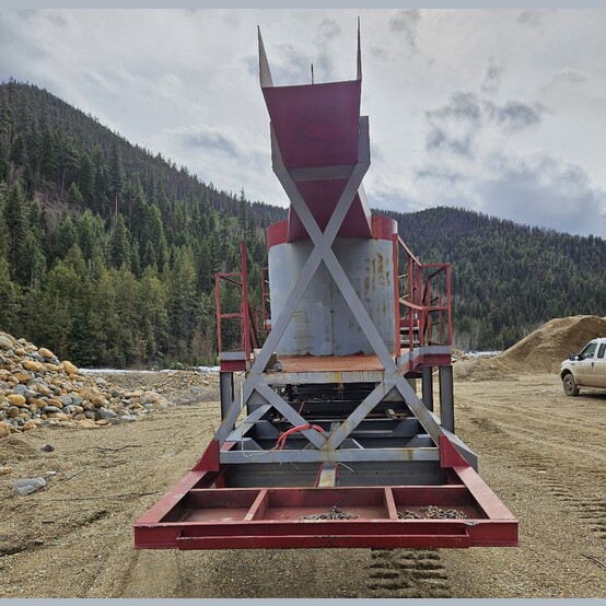 8ft Wide x 22ft Long 4-Way Distribution Sluice