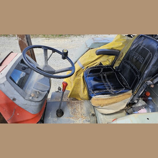 Kubota M5400 Utility Special Tractor