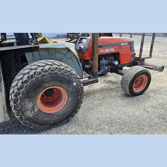 Kubota M5400 Utility Special Tractor