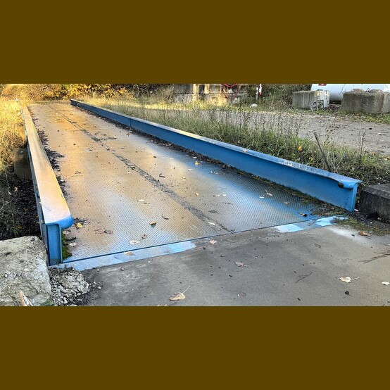 10ft x 80ft Pacific Scale