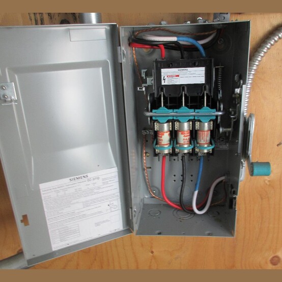Siemens 60 Amp Fusible Disconnect