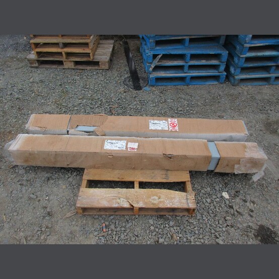 Hammond 72in Wire Trough