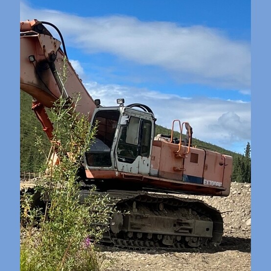 Hitachi EX700 Excavator