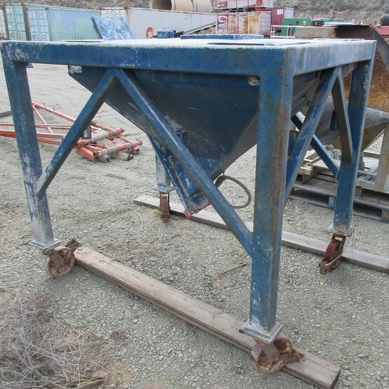 B.W. Sinclair CON3 Feed Hopper